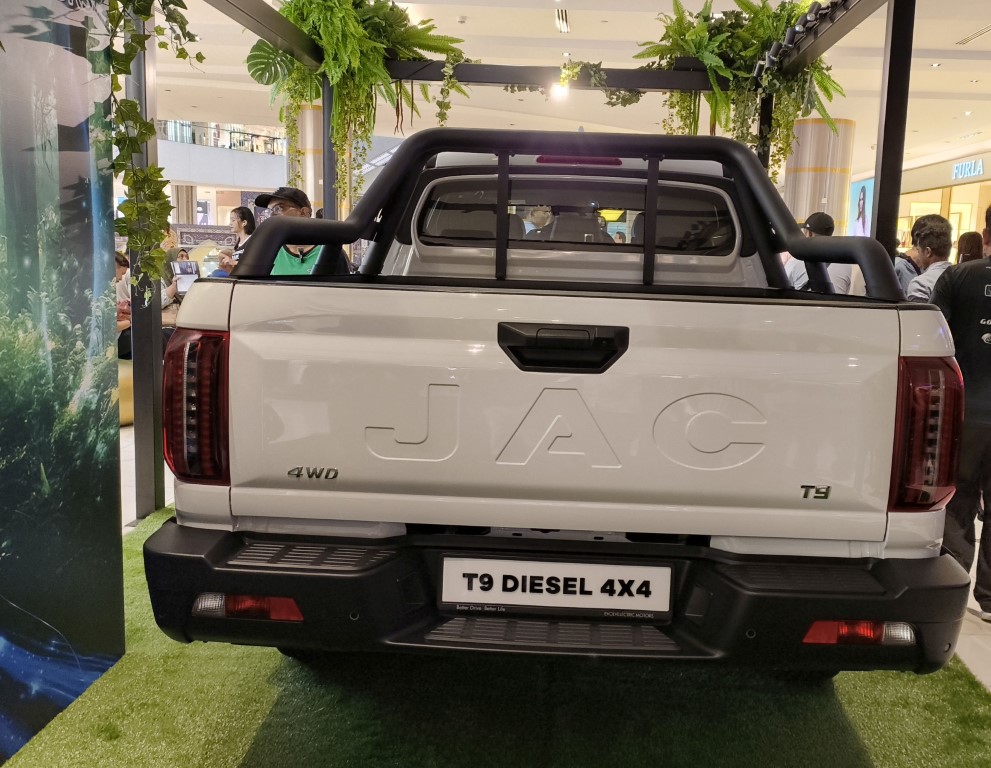 China's JAC launches Malaysia’s first electric pickup — the T9 BEV ...